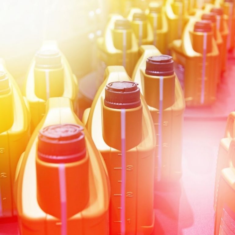 Aceites base como componente principal de lubricantes y fluidos ...